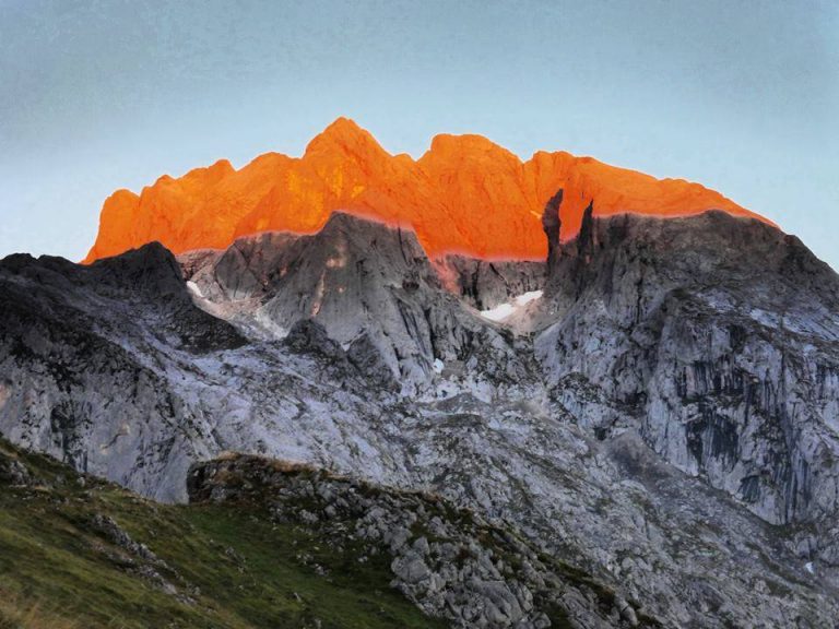 Bulnes – Cabrales… el pueblo más emblemático de los Picos de Europa que ...